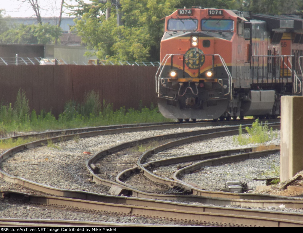 BNSF 1074